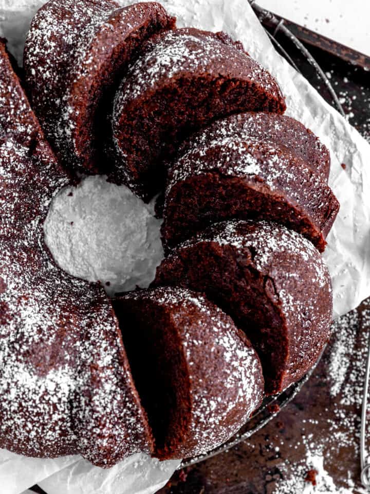 Vegan Red Velvet Cupcakes (One Bowl, EASY)